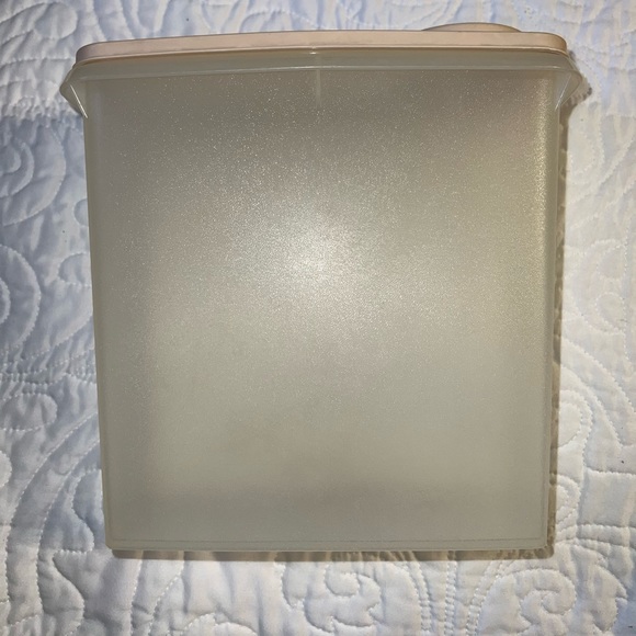 Tupperware | Kitchen | Vintage Tupperware Cereal Keeper | Poshmark